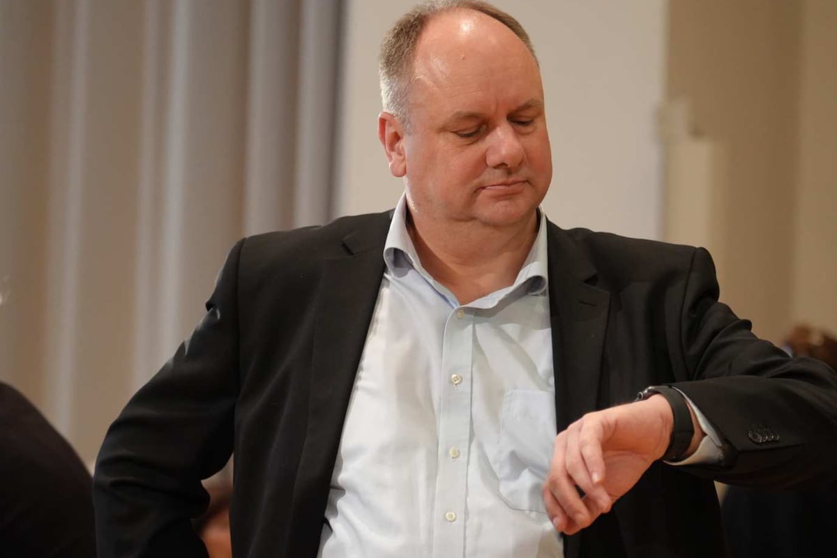 Dirk Hilbert: Über ein Jahrzehnt bis zur erneuten Vereidigung als ...