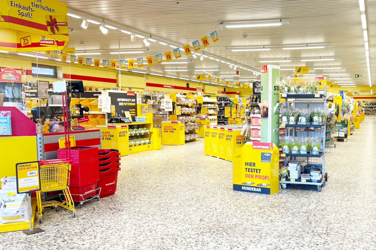 Auf Hunde- und Katzenfutter gibt's bei Das Futterhaus gerade 50 Prozent ...