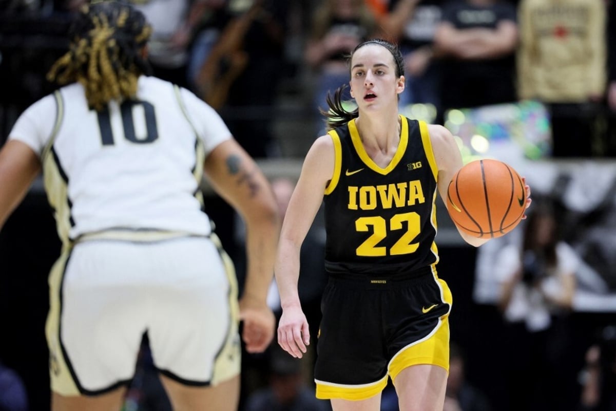 Caitlin Clark forgoes NCAA eligibility to enter 2024 WNBA Draft