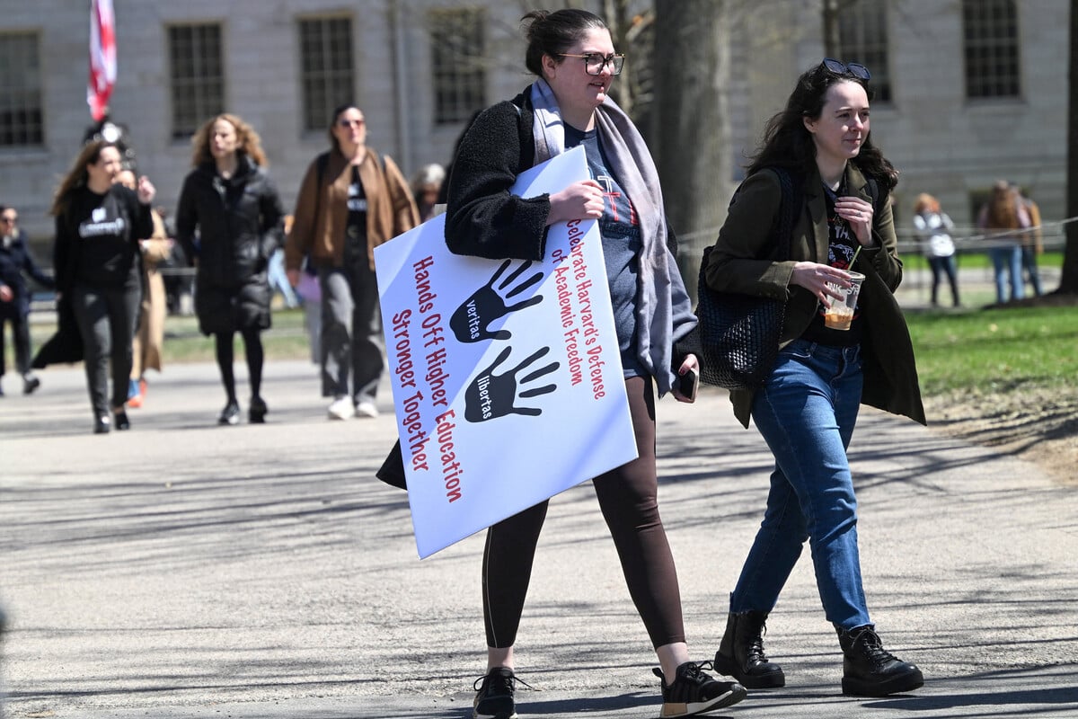 Trump's "political interference" condemned in new letter from over 100 ...