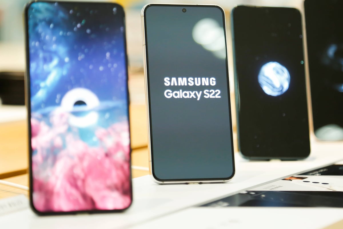 Samsung and Google phones vulnerable to attack, research group warns