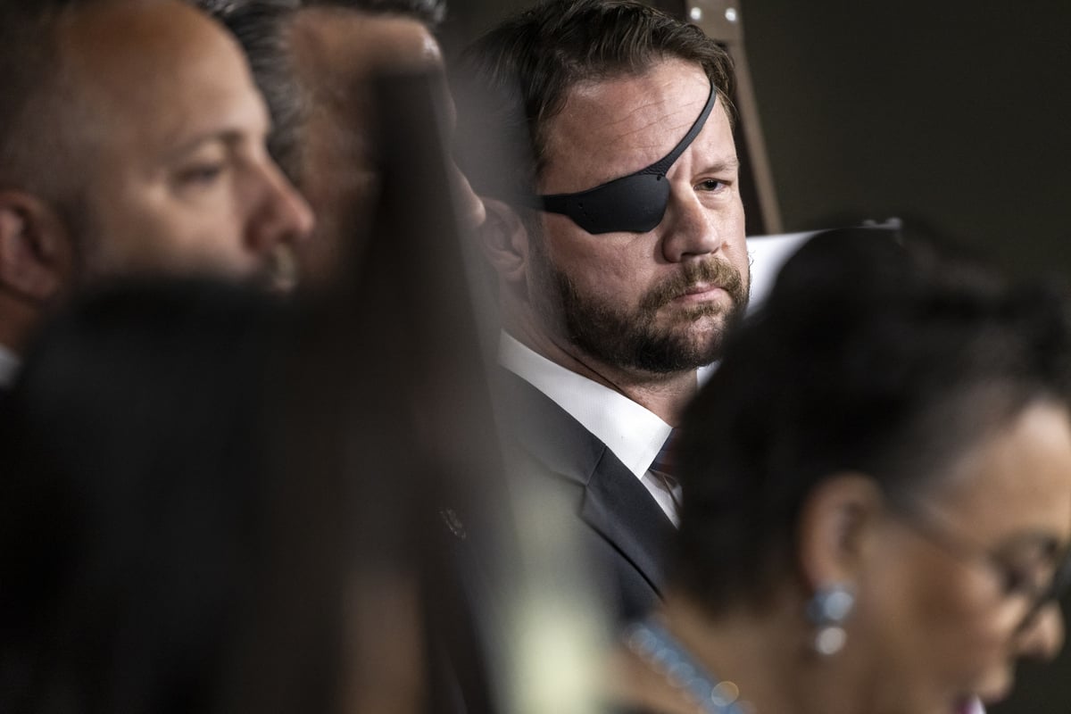 Texas Republican Dan Crenshaw bashes Tucker Carlson in hot-mic gaffe ...