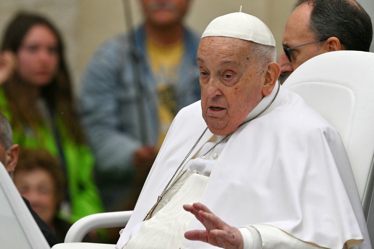 Pope Francis makes Easter Day appearance despite weak health