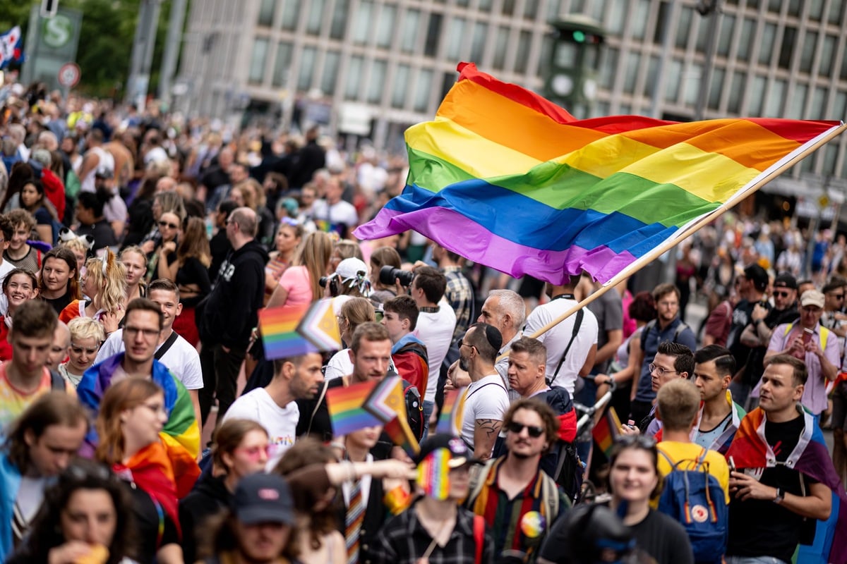 Angriff Auf Csd In Weißenfels Polizei Ermittelt Gegen 20 Rechte