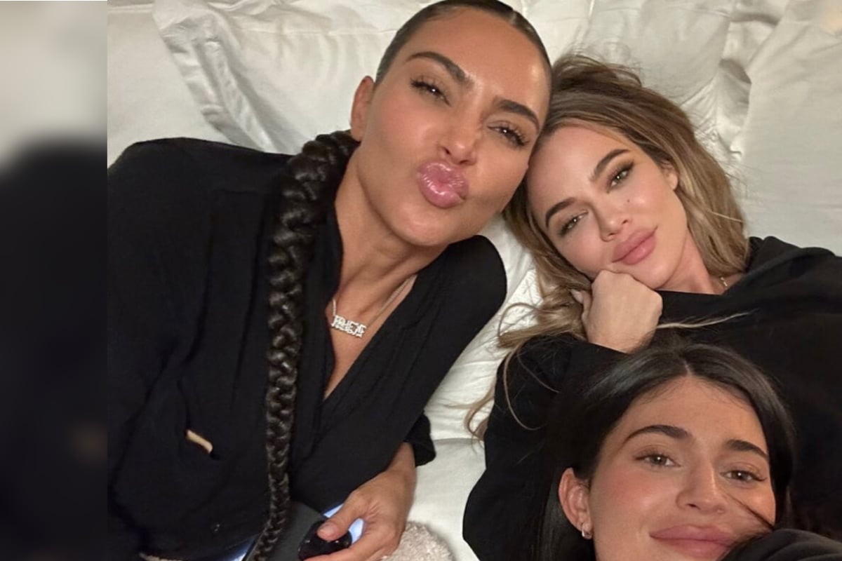 Kim and Khloé Kardashian pose in makeup-free selfie with Kylie Jenner