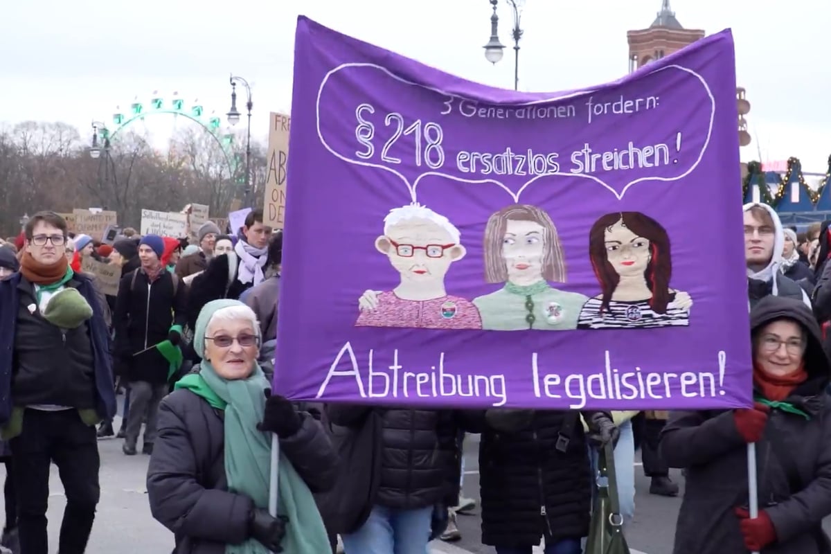 In Berlin ziehen Tausende für Legalisierung von Abtreibungen auf die Straße
