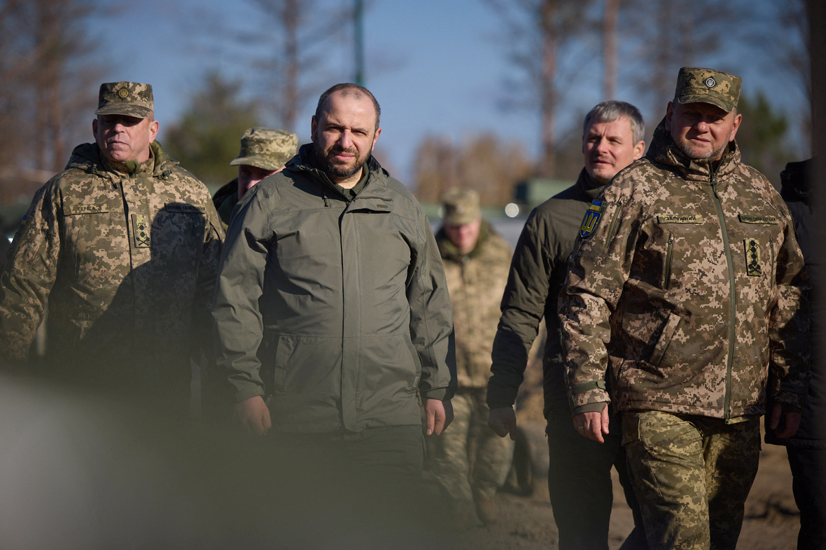 Top aide to Ukraine's commander-in-chief killed by exploding birthday ...
