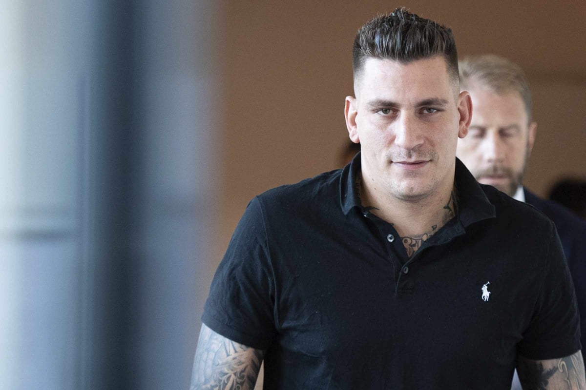 187-Rapper GZUZ wird während FC St. Pauli Pokalspiel aus dem Stadion ...