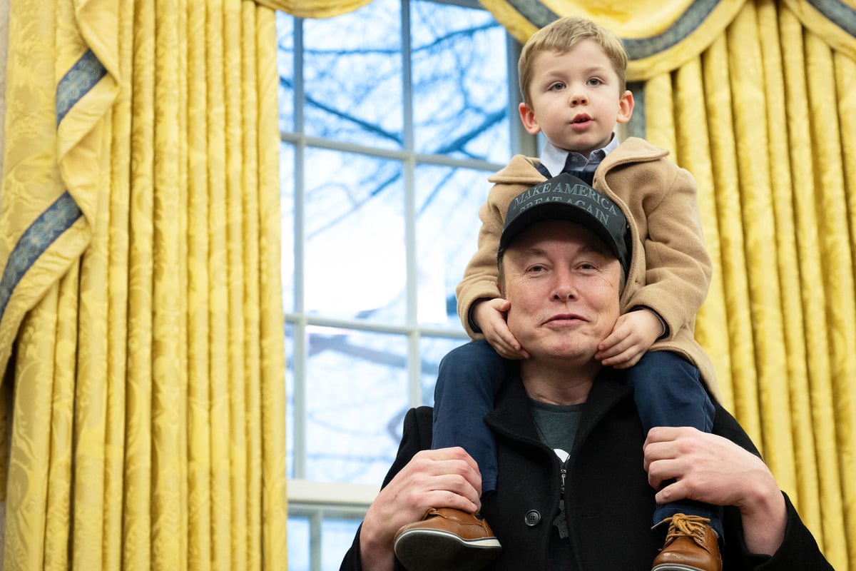 Grimes criticizes Elon Musk over son's appearance at Oval Office press conference