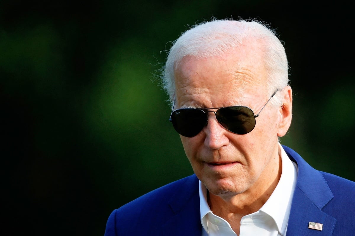 Biden's staff give him startlingly detailed instructions as new report ...