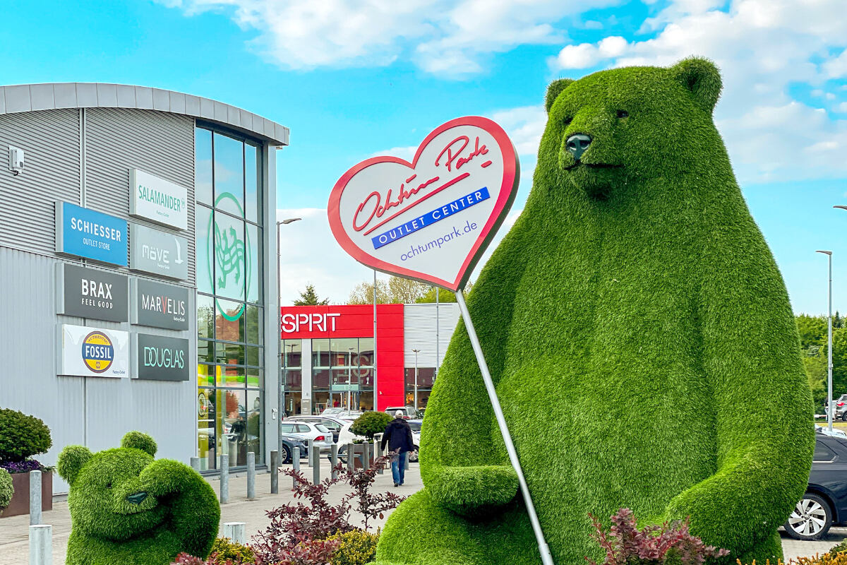 Das passiert zum großen Late Night Shopping in diesem Outlet Center bei ...