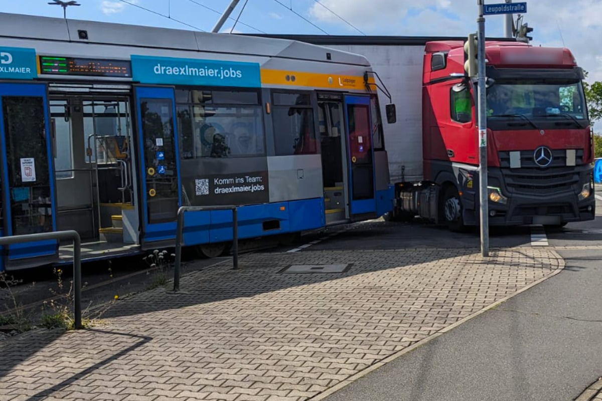 Straßenbahn-Unfall in Leipzig: Tram-Fahrgast verletzt