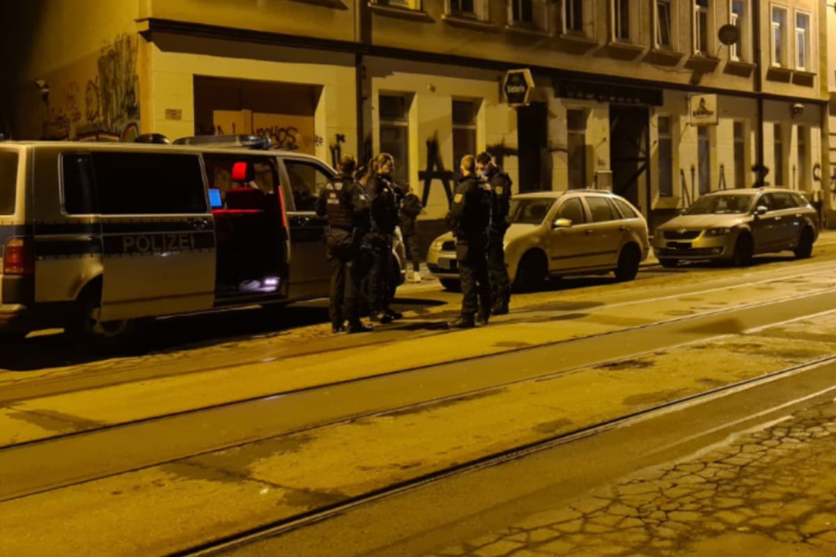 Brandsatz Angriff Auf Bar In Leipzig Staatsschutz Ermittelt