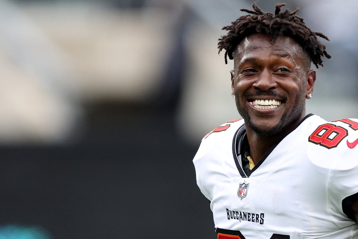 Ex-NFL star Antonio Brown extradited to face trial over attempted murder