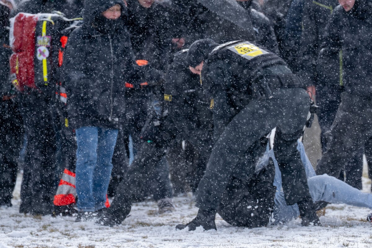 Nach Anschlag in München: Festnahmen und Tumulte bei Demos