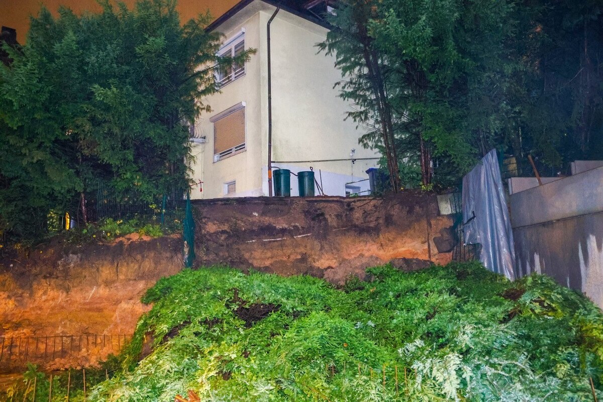 Hangrutsch in Remscheid kommt Haus gefährlich nahe: Anwohner evakuiert!