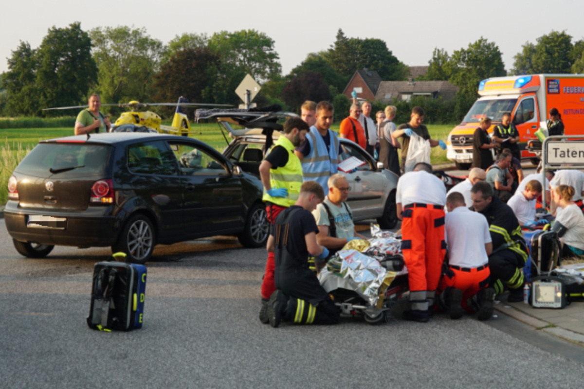 Polo-Crash in Hamburg: Sieben Verletzte, darunter zwei Jugendliche!