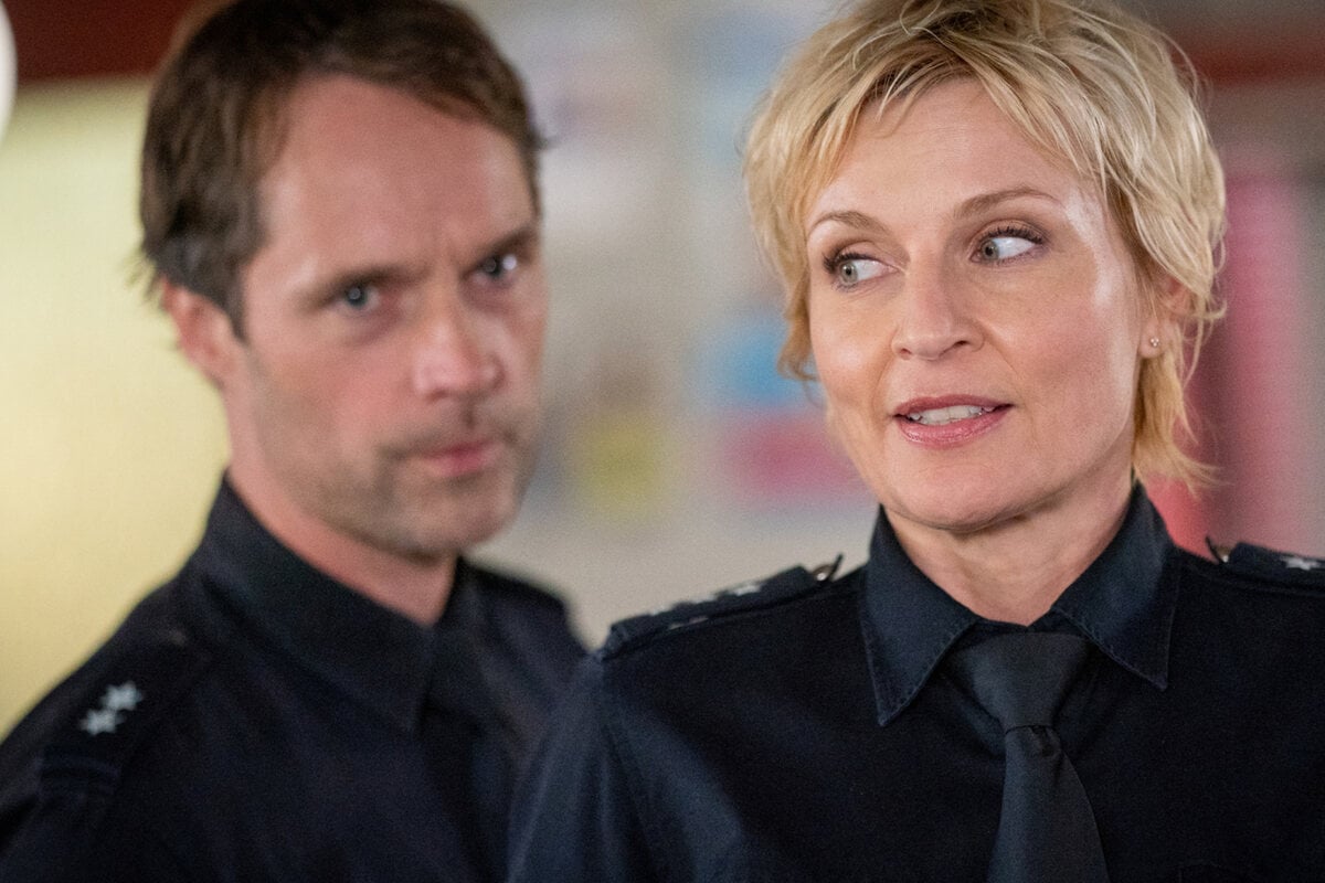 "Notruf Hafenkante"-Star Sanna Englund mit Polizei-Stern geehrt: "Unter ...