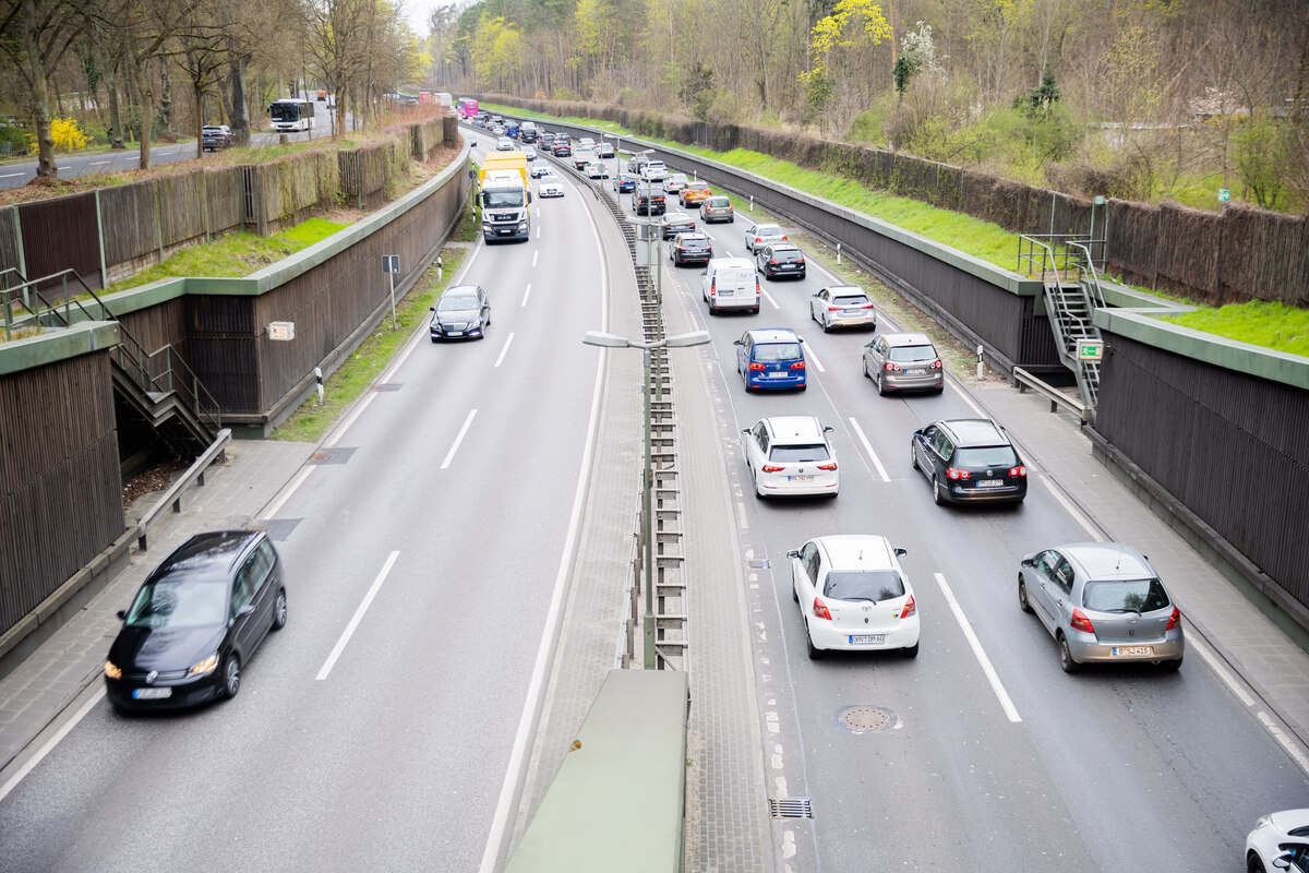 Unfall auf A111 in Berlin-Reinickendorf: Tunnel stadteinwärts gesperrt!