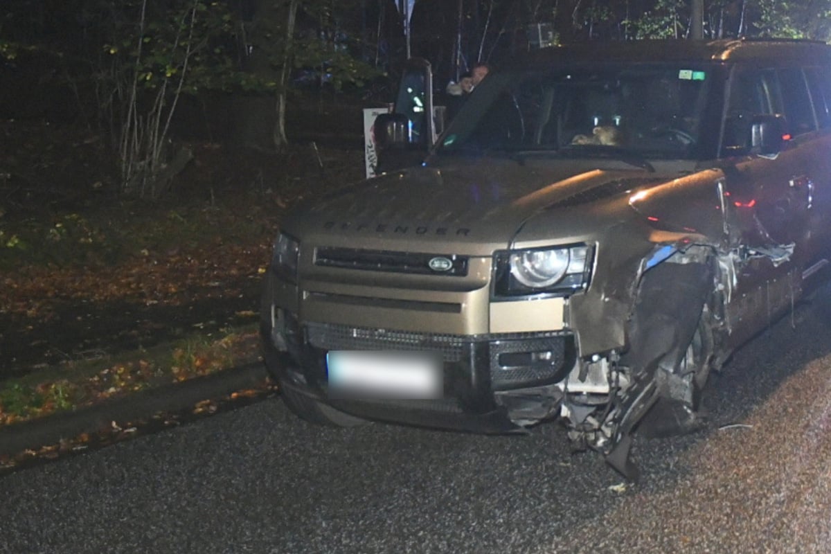 Heftiger Unfall in Hamburg: Auto rast in Gegenverkehr und hinterlässt ...