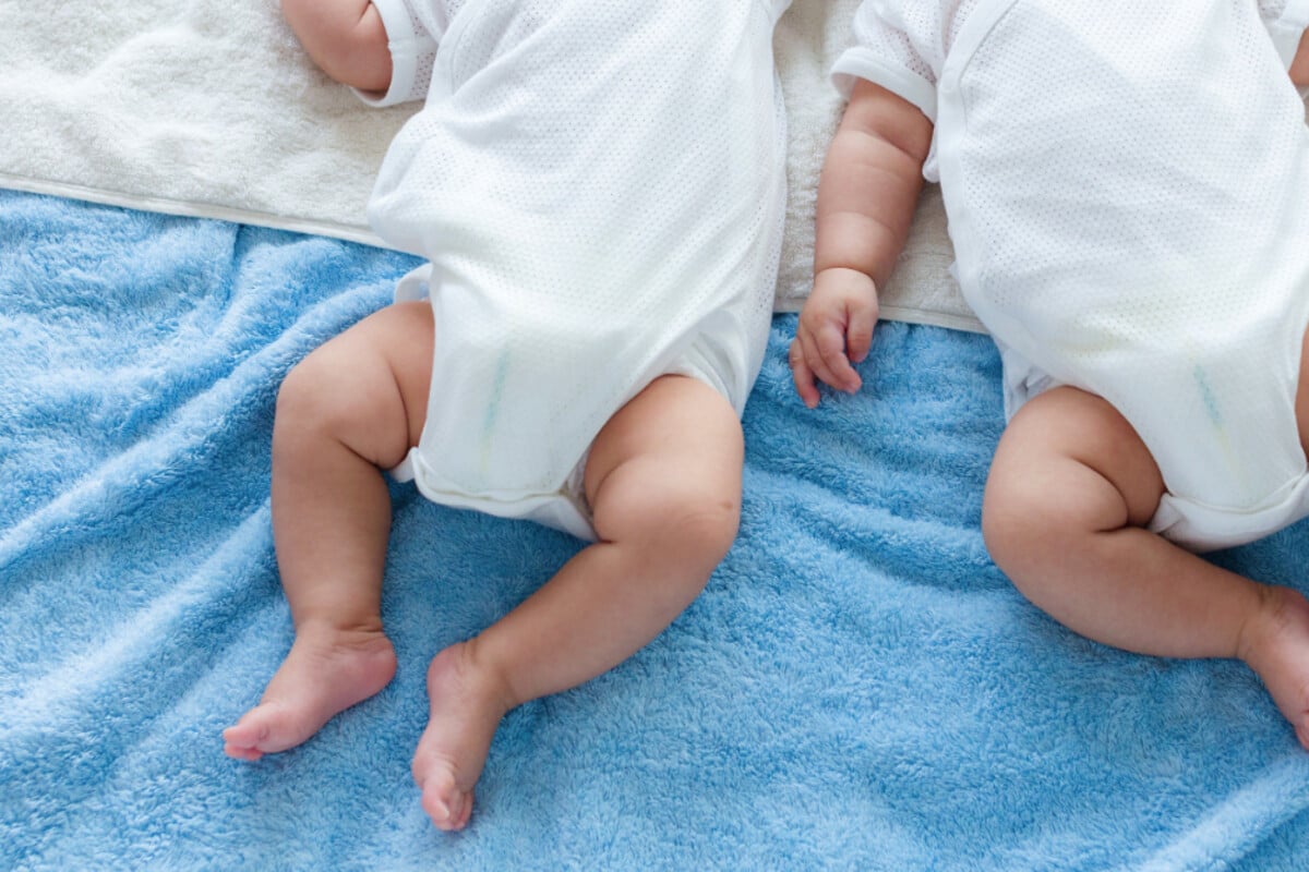 Zwillinge Timothy und Lydia Ridgeway sind zu ihrer Geburt bereits fast ...