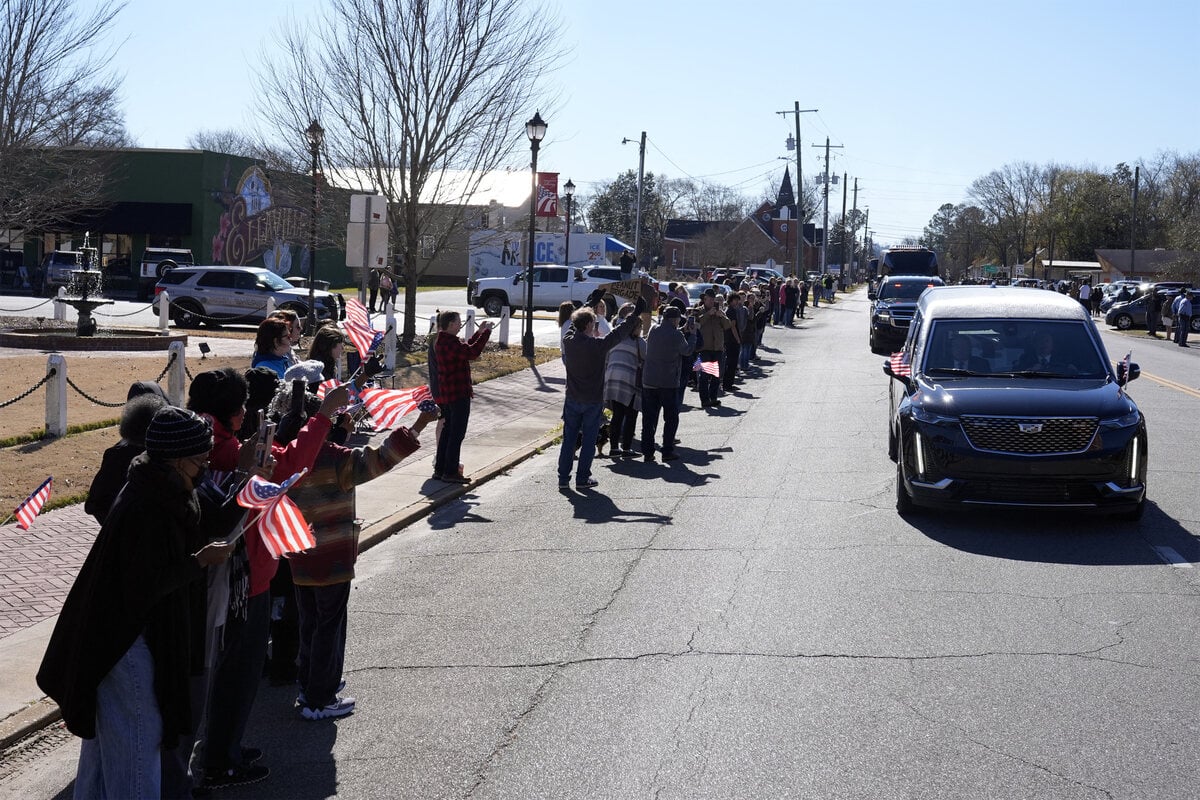 39 bell tolls begin final national sendoff for Jimmy Carter