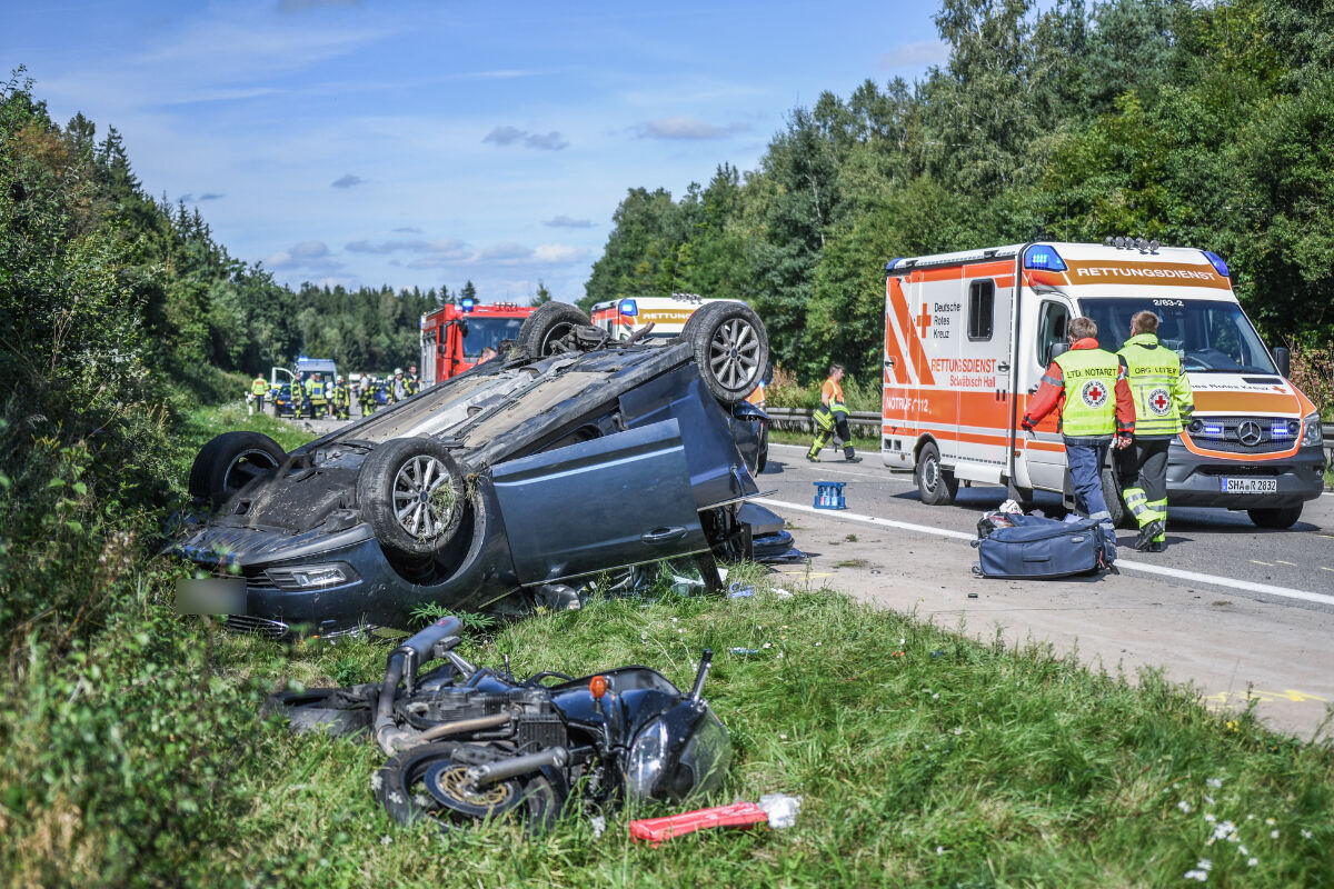 Tödlicher Crash auf der A7: Zwei Menschen sterben!