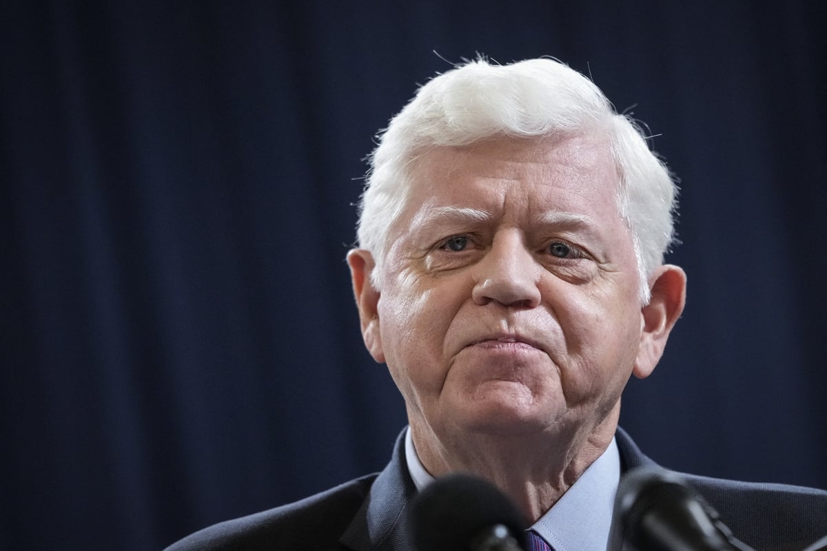 Connecticut congressman freezes during House speech in latest ...