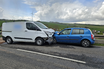 Frontal-Crash auf Bundesstraße in Lichtenstein: Vollsperrung!