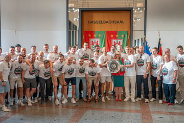 Deutscher Meister! Spieler vom SC Magdeburg im Rathaus geehrt