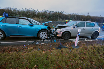 Unfall in Gersdorf: Straßensperrung nach Frontalcrash, zwei Personen ...