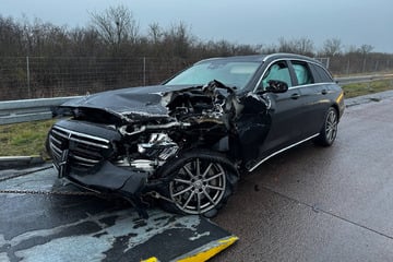 Unfall A9: Fünf Fahrzeuge & fünf Verletzte - Autobahn nach Unfällen ...