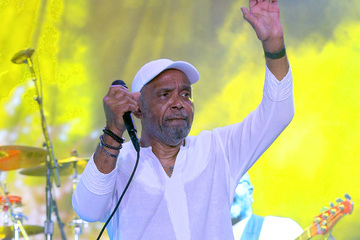 Famed R&B singer Frankie Beverly has passed away: "He lived his life ...
