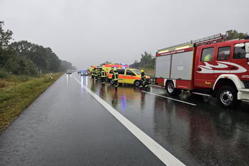 Vollsperrung nach Unfall auf A72: Kia überschlägt sich!