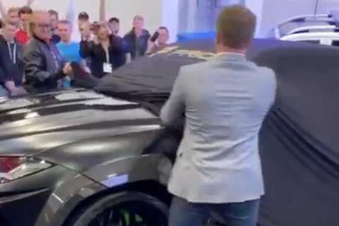 Die Geissens: Hier stellt Robert Geiss seinen heftigen Lamborghini Urus vor!