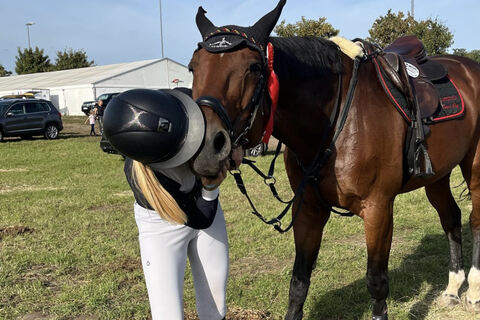 Erschütternder Verlust: 19-jährige Springreiterin Madlen Boy stirbt bei ...
