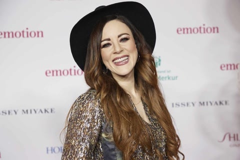 Blümchen oben ohne! Jasmin Wagner überrascht Fans mit freizügigem ...