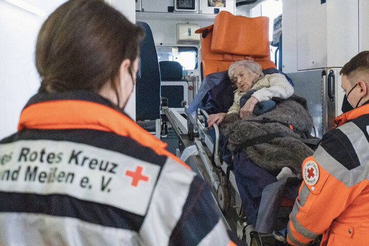 Traurige Aufgabe: DRK Sachsen bringt Flüchtlinge zum Sterben zurück in die Ukraine