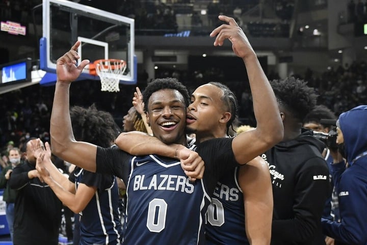 Lebron James' son is all grown up and going to prom with a gorgeous date