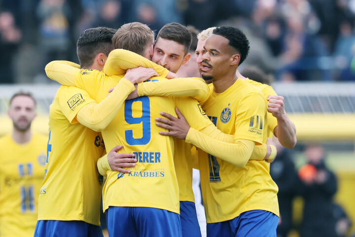 Lok Leipzig gewinnt Regionalliga-Spiel gegen Hertha BSC Sorge um Dorian ...