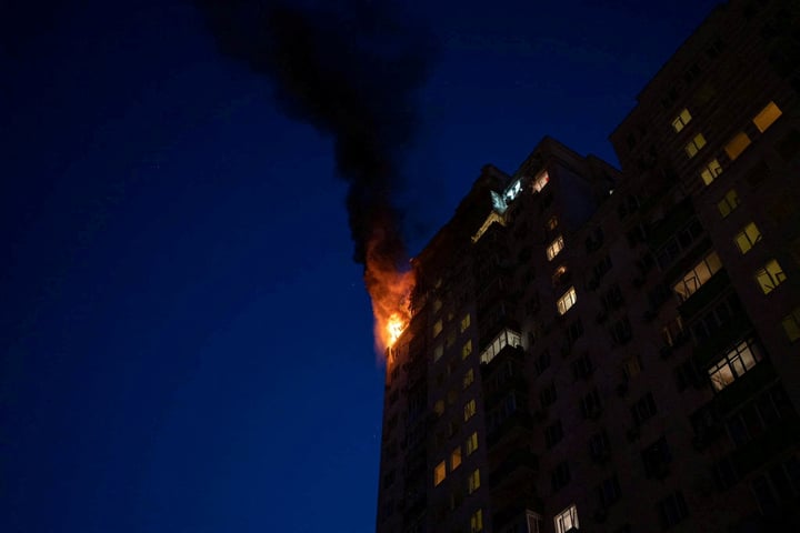 Moscow attacked by drone swarm after Russia's latest bombing of Kyiv!