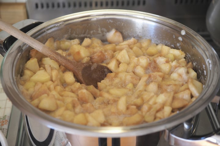 Einfache Apfelmarmelade mit Zimt: Super lecker