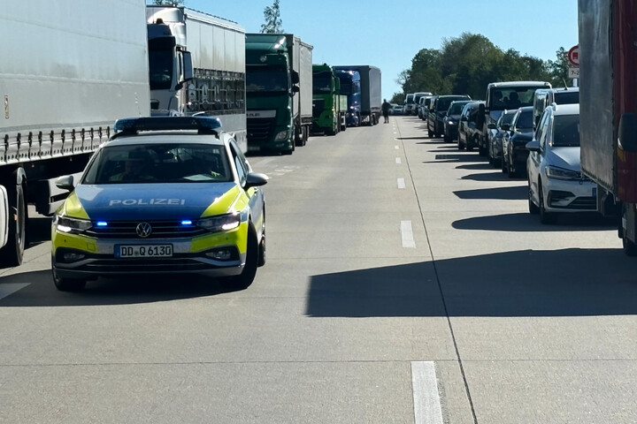 Unfall A72: Tödlicher Unfall auf Autobahn - A72 voll gesperrt!
