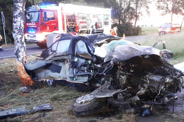 19-jähriger BMW-Fahrer stirbt durch schweren Unfall bei Krostitz
