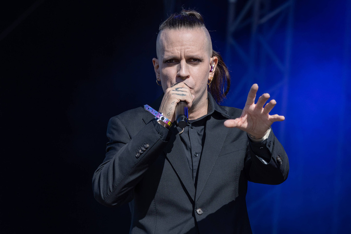 Dark-Rock-Band "Lord Of The Lost" klettert mit "Blümchen" an die Chart ...