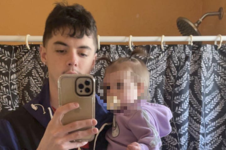 Neue Freundin von Partner gibt seiner Tochter Batterien zu essen - Monate später ist das Kind tot