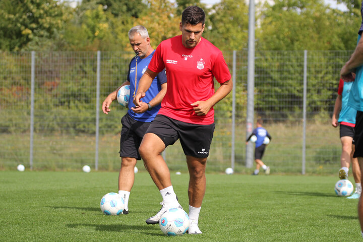 FSV-Zwickau-Spieler Cemal Sezer ist wieder am Ball: Kommt er beim Sachsenpokal zum Einsatz?