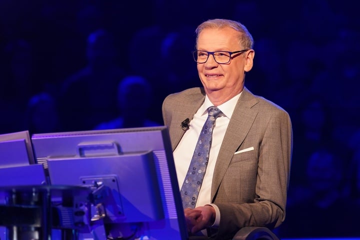 Jauch bringt die Zuschauer mit einem zweideutigen Witz in Verlegenheit