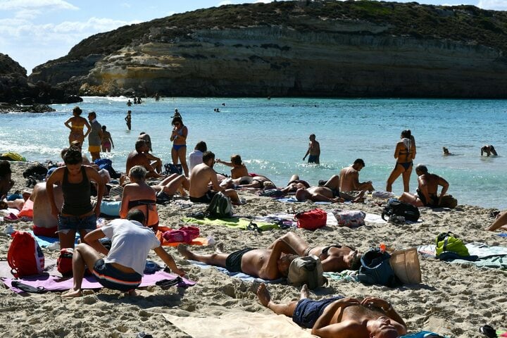 Extreme Hitzewelle fordert Todesopfer in Salento, Italien