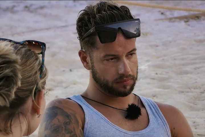 Are You The One Schock Bei Ayto Alles Fake Realitystars Nikola Und Nadja Haben Alle Hopsgenommen